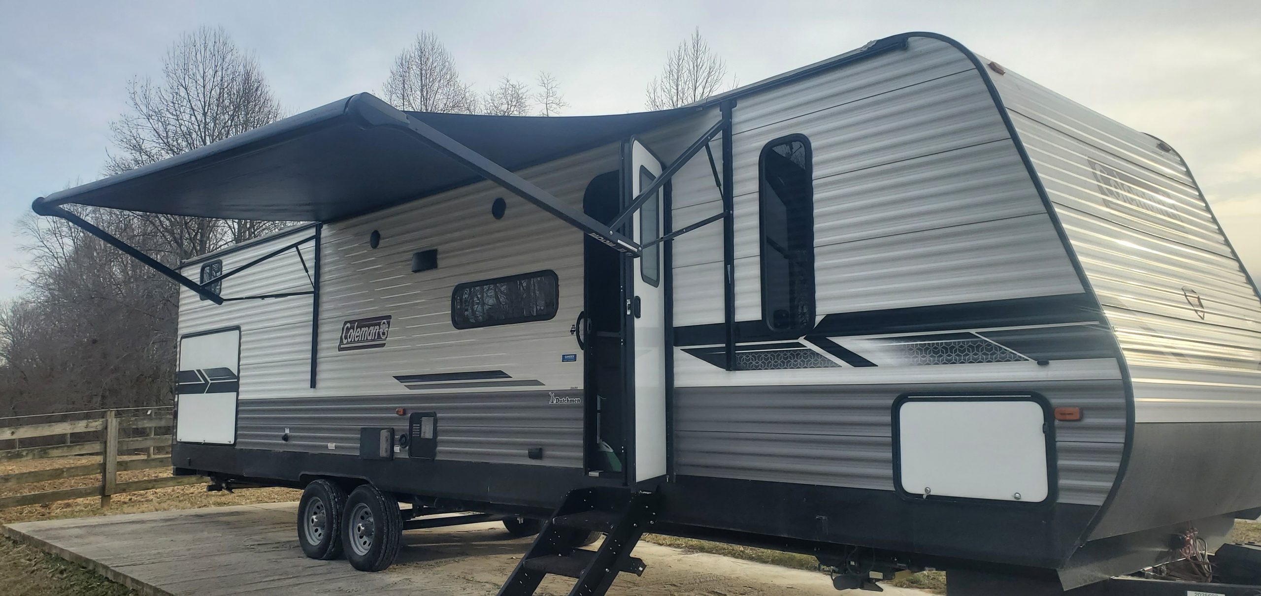 Dutchmen oal 38ft. - Hidden Cave Storage - RV Rental and Service